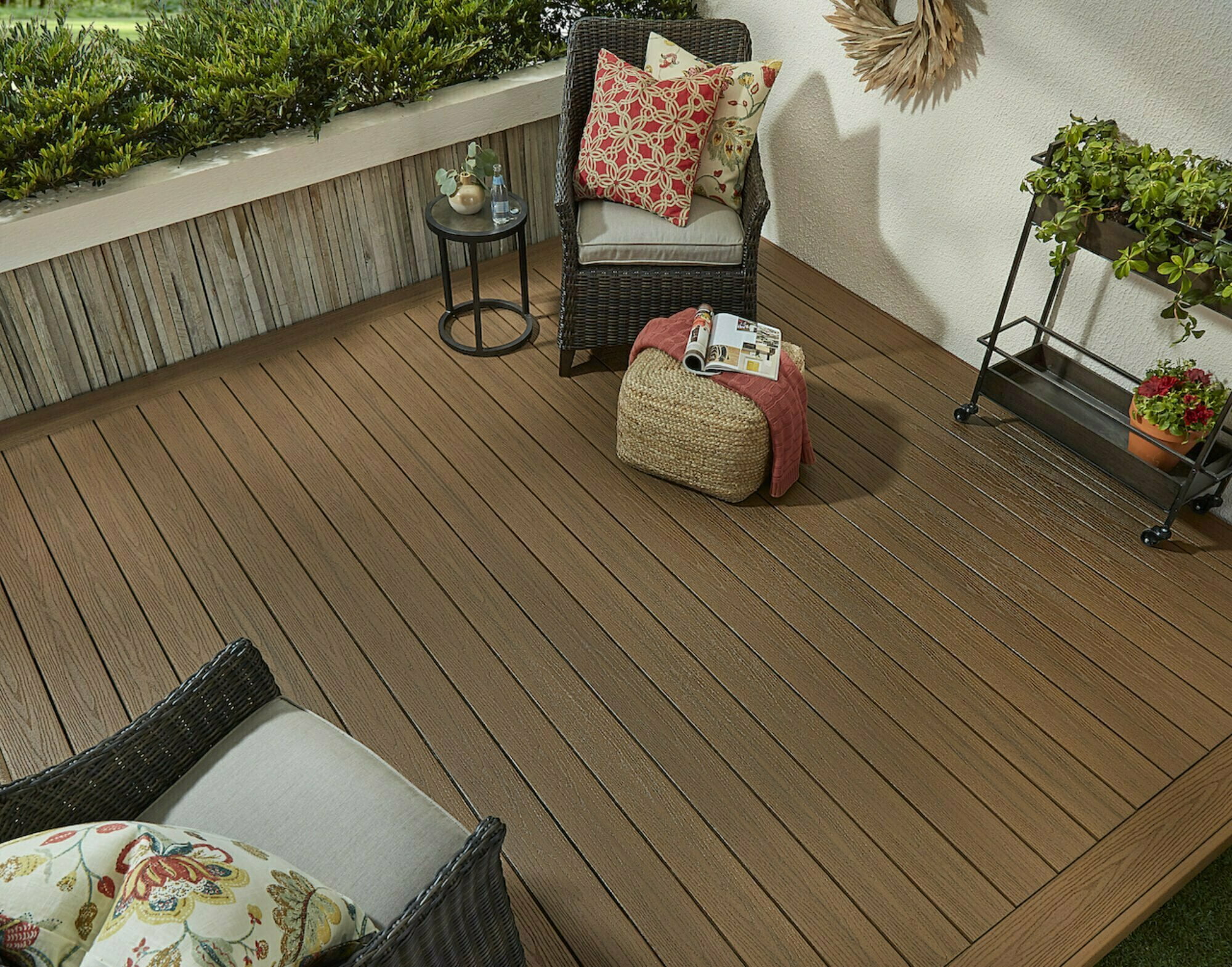 Escapes Capped Composite Decking | green magazine