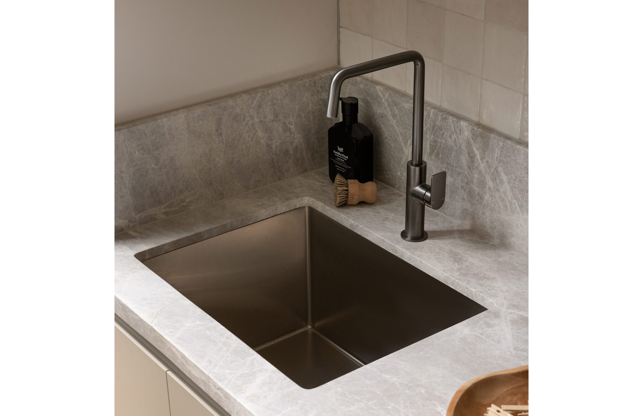 4000 Series Large Single Bowl Sink | green magazine